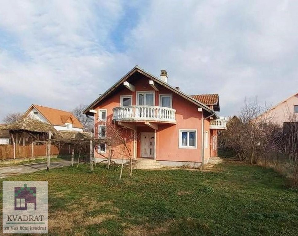 Kuća 205 m², 23, 38 ari, Obrenovac, Zvečka – 175 000 € (POLUNAMEŠTENA)