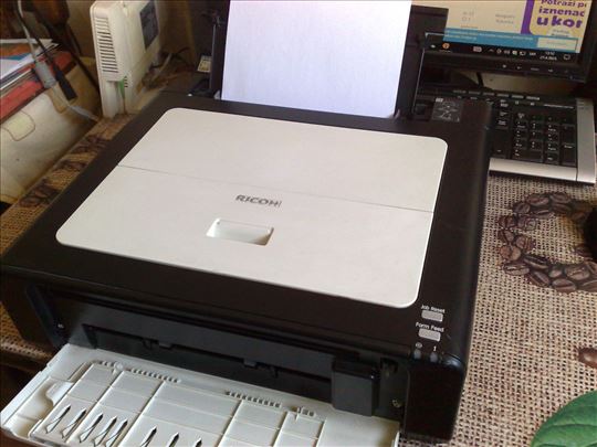 štampač LaserJet Ricoh SP100