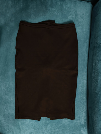 Midi Zara suknja sa šlicem pozadi