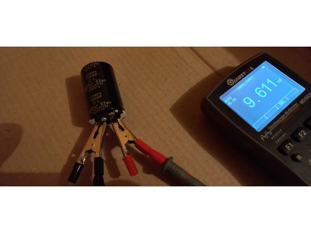 TEST: Elektrolitski kondenzator 10000uF 63WV broj 3