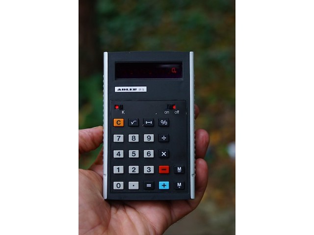 Stari kalkulator Adler 81S(EC24)