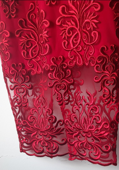 DiLine crvena cipkana haljina sa etiketom
