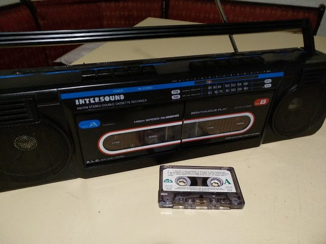Radio kasetofon sa dve kasete