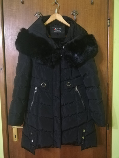 Crna jakna veličine 36 NOVA