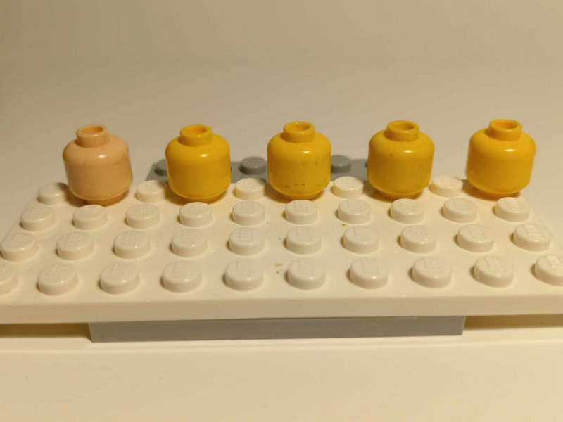 Lego glave razno 5 komada