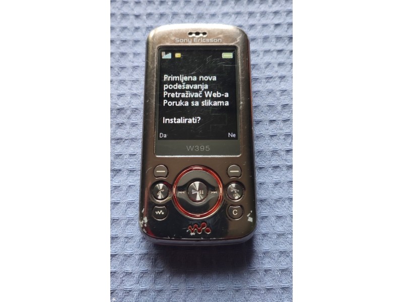 Sony Ericsson W395(procitaj opis ,vazno je)