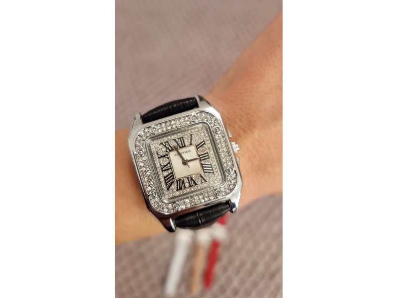 Novi zenski markirani rucni sat Cartier u crnoj boji