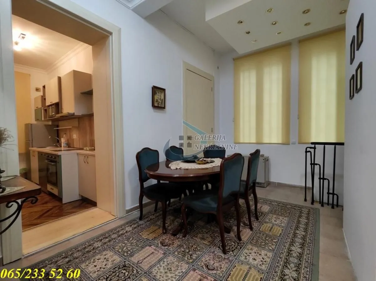 Prodaja, četvorosoban stan, 84m2, Kalenić Pijaca, Vračar, Beograd