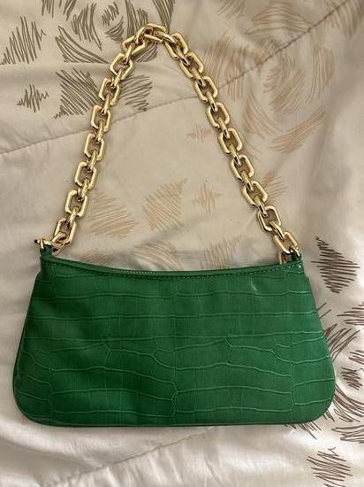 Zara zelena torbica sa zlatnim kaisem