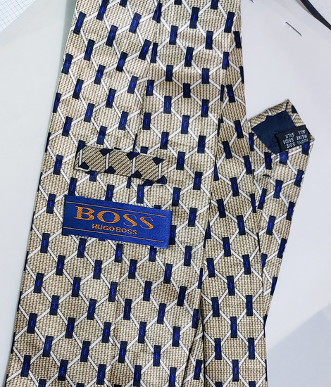Nova Hugo Boss 100% svilena kravata