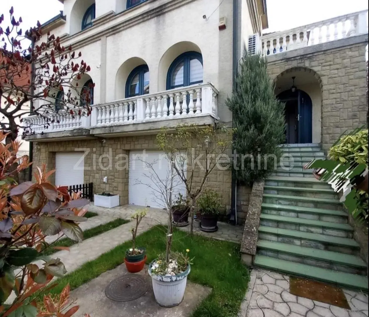 Prodaja, kuća, 220m2, Medaković, Beograd