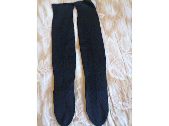 Crne čarape ručno pletene od vunice