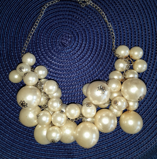 Zara nova raskosna biserna ogrlica