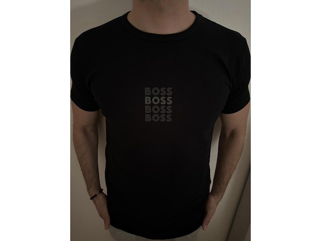 Hugo Boss crna muska majica HB54