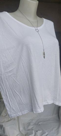 H&M bela croptop majica