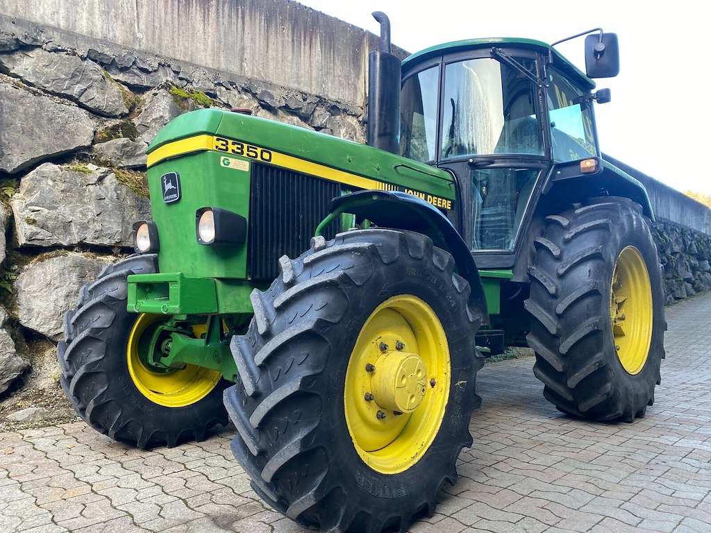 John Deere 3350 traktor točkaš