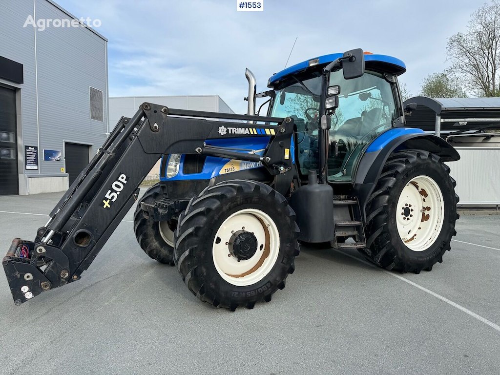 New Holland TS135A traktor točkaš