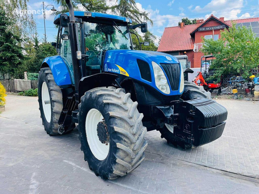 New Holland T7030 traktor točkaš
