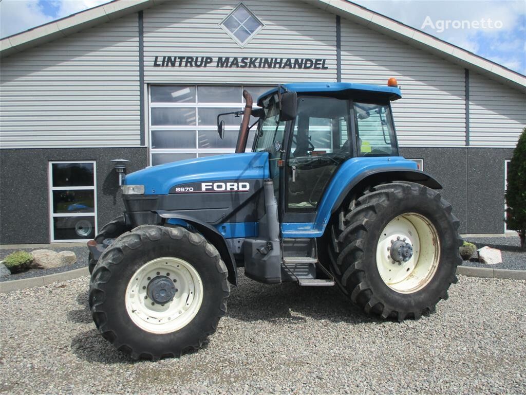 New Holland 8670 traktor točkaš