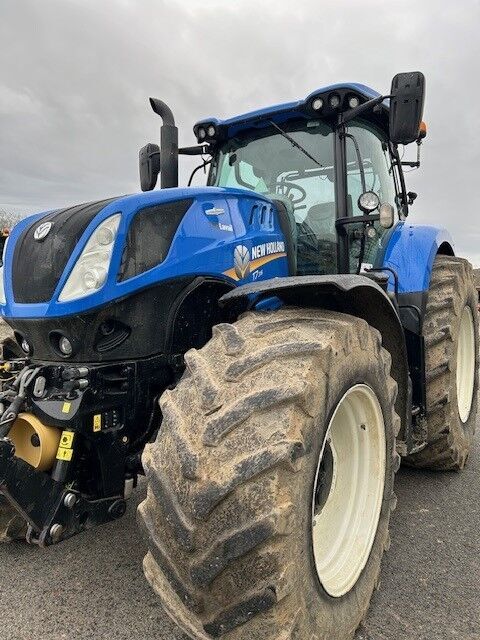 New Holland T7.315 AC traktor točkaš