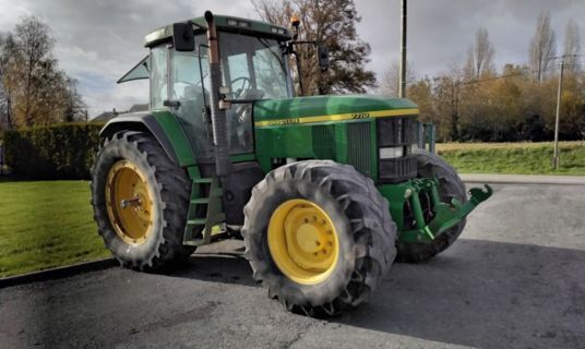 John Deere 7710 traktor točkaš