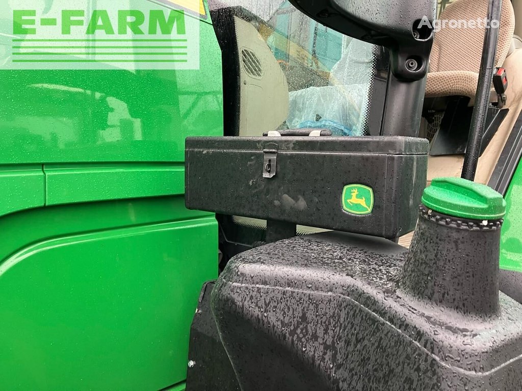 6215R traktor točkaš