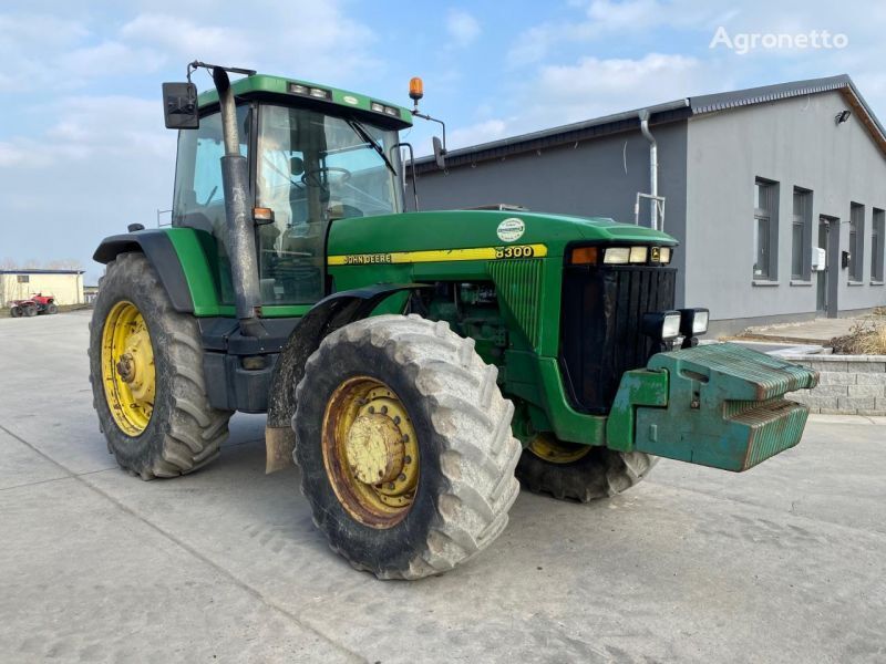 John Deere 8300 traktor točkaš