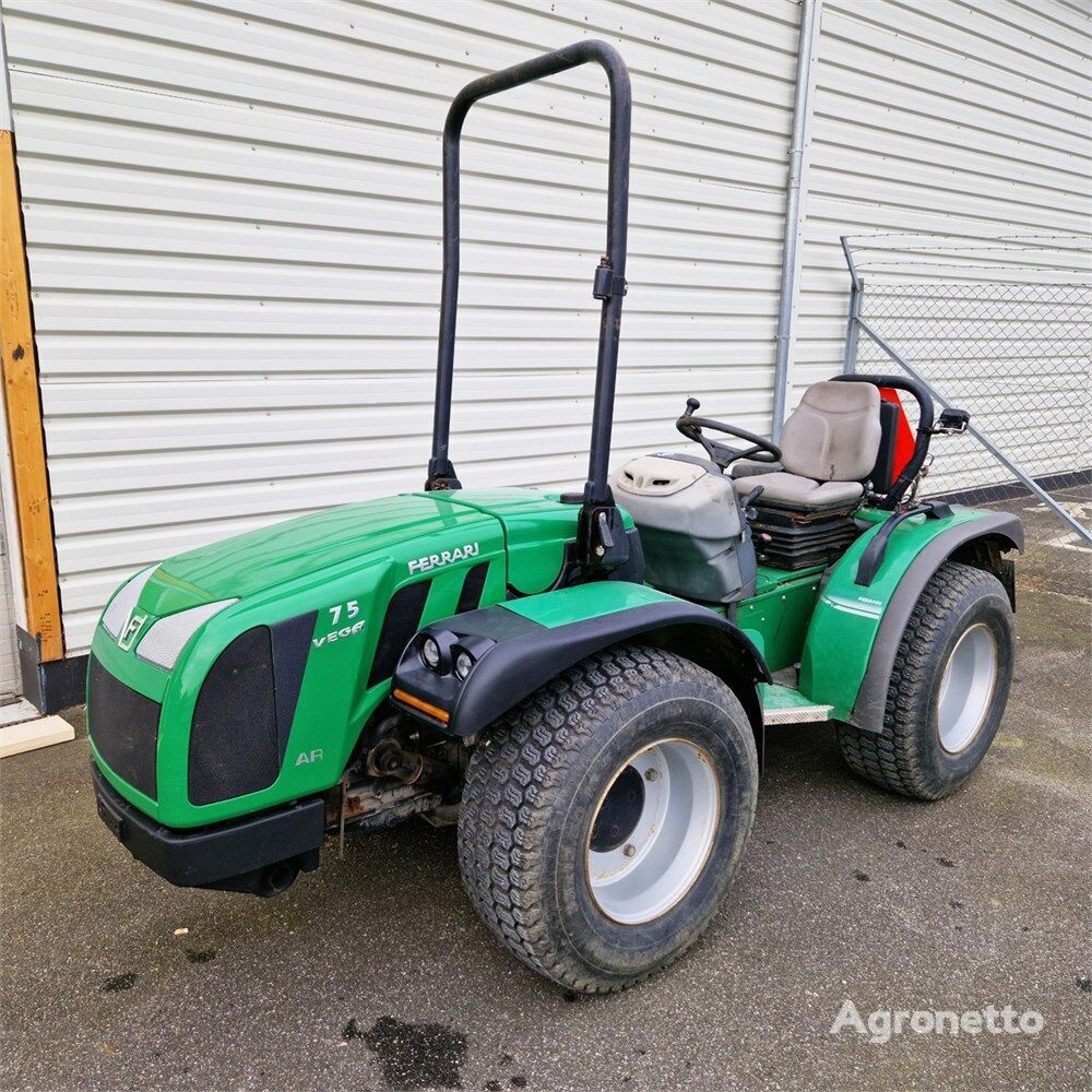 Prodaje se Ferrari Vega 75 mini traktor na aukciji