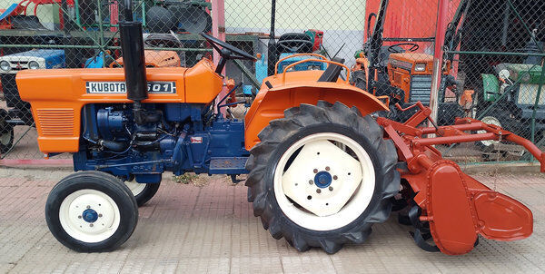 Kubota L 1500 mini traktor