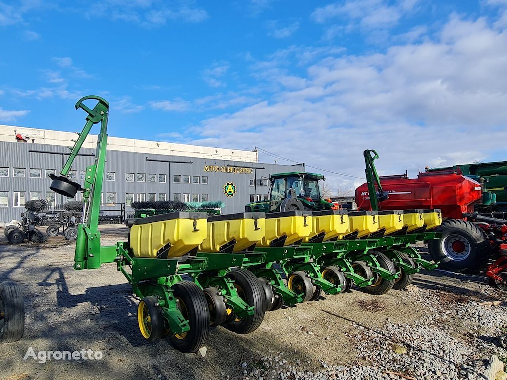 John Deere Rama 7200 Sektsiia 1780 (Posylena No-Till) pid MTZ pneumatska sejalica