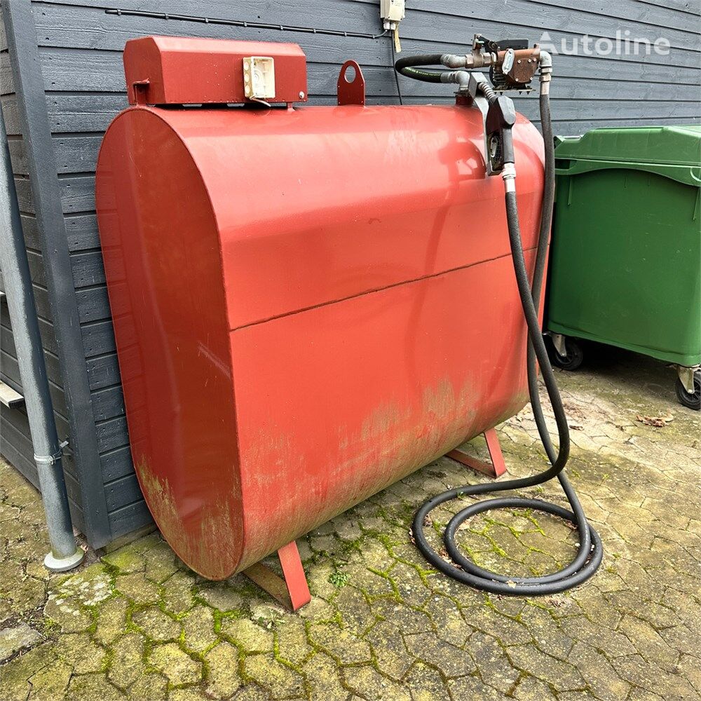 Prodaje se KN C3A 1200 Liter Dieseltank med pumpe rezervoar za skladistenje goriva na aukciji