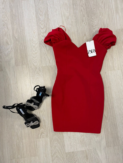 Crvena zarina haljina