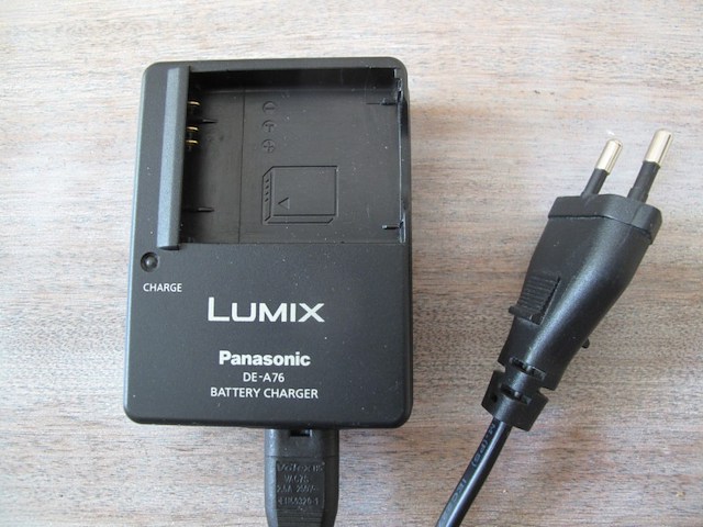 Panasonic Lumix punjač DE-A76