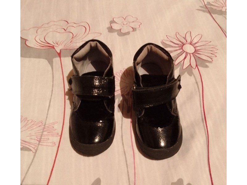 Crne cipele - patike za decu, broj 26