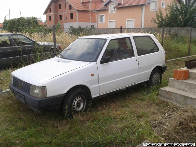Fiat Uno Kompletan Auto U Delovima