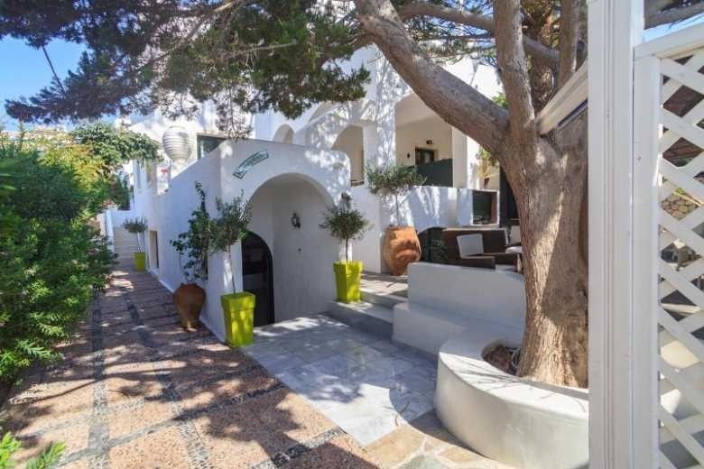 HOTEL SELLADA BEACH STUDIO & APARTMENTS 4* - Perisa / Santorini