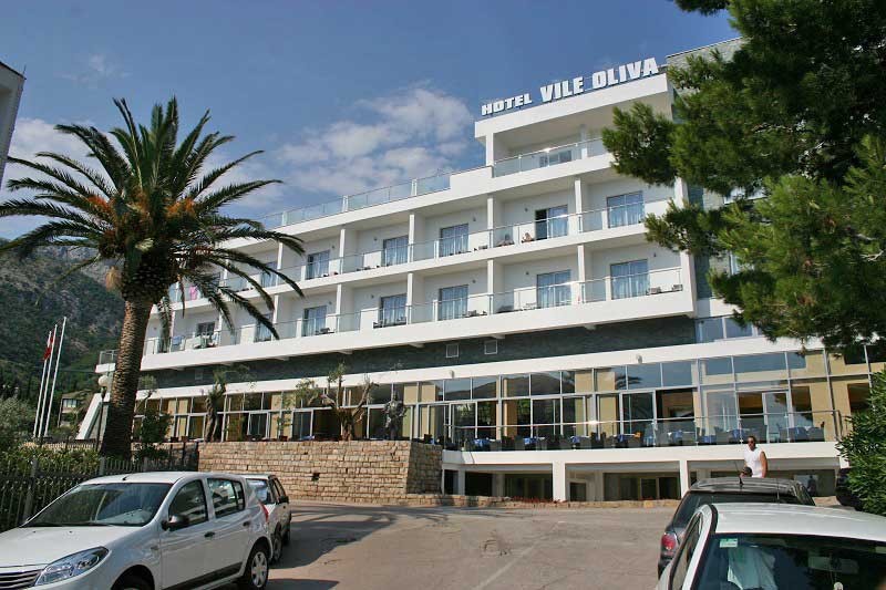 HOTEL VILE OLIVA 4* - Petrovac / Crna Gora