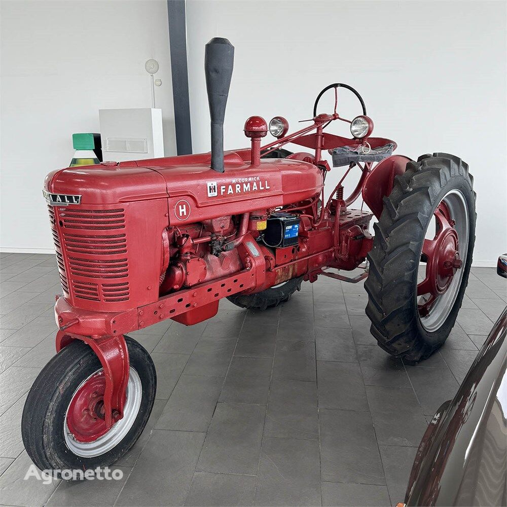 Prodaje se IH Famall H traktor točkaš na aukciji