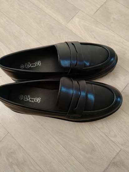 Cipele br. 40