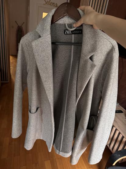 Zara sivi kaput