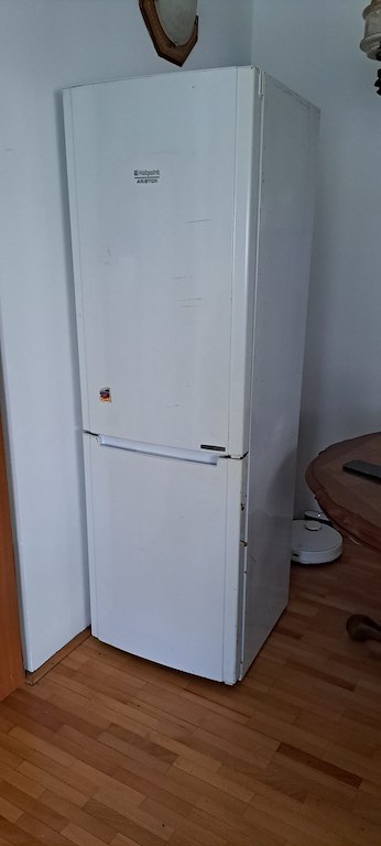 Prodaja kombinovanog frižider-zamrzivač