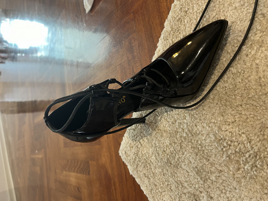 Crne cipele na vezivanje
