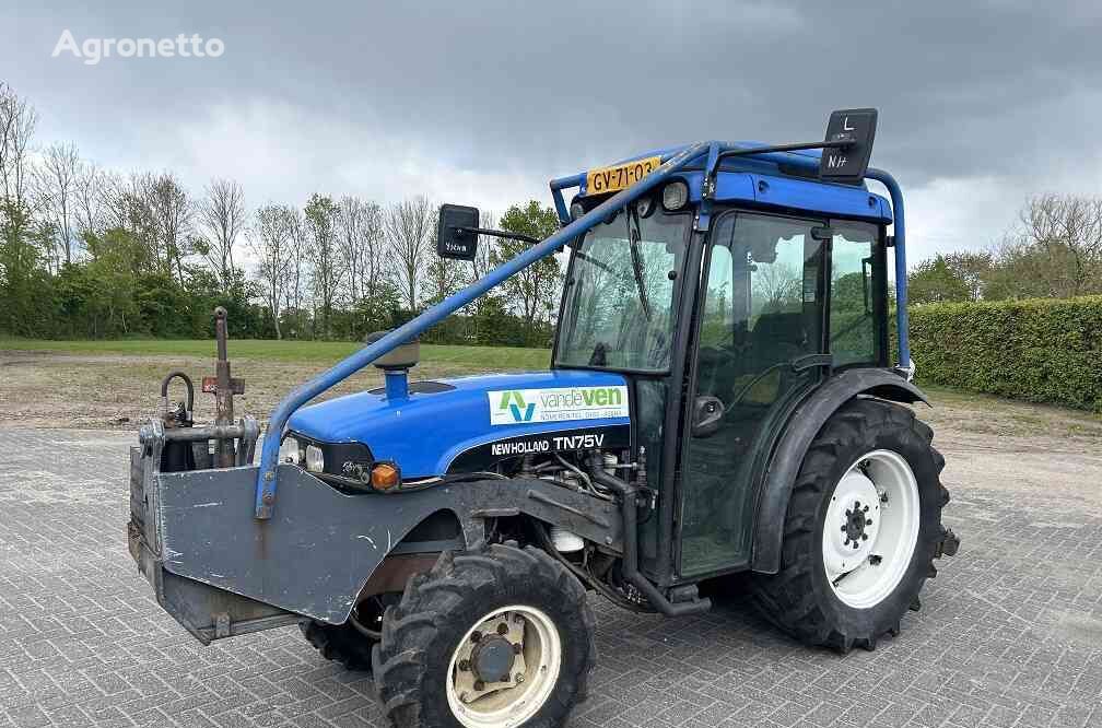 New Holland TN75 V traktor točkaš