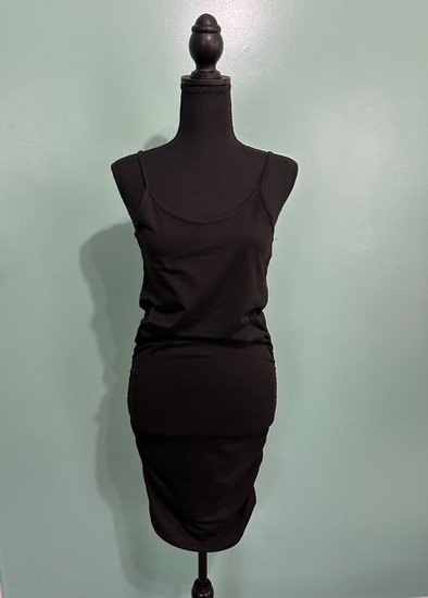 Crna mini haljina
