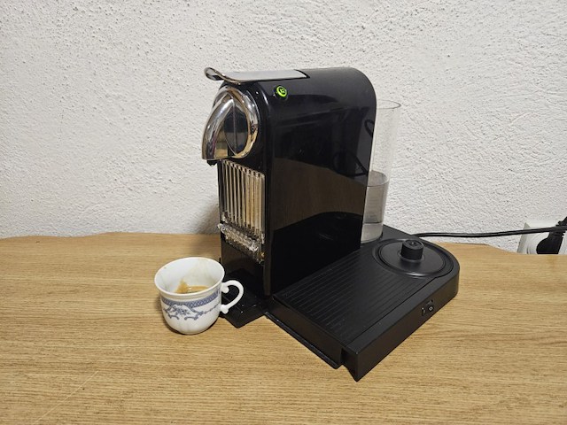 Nespresso aparat za kafu DeLonghi EN.256.BAE CitiZ+Milk