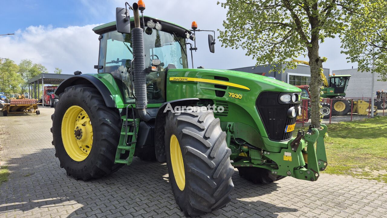 John Deere 7930 Premium AP met Fronthef en PTO traktor točkaš