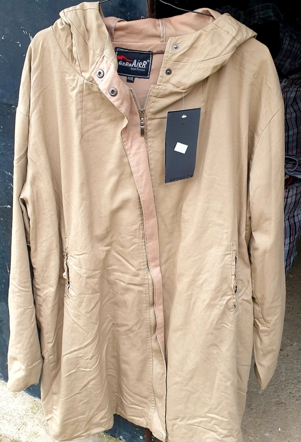 Nova prolecna jakna 3x 1500 din