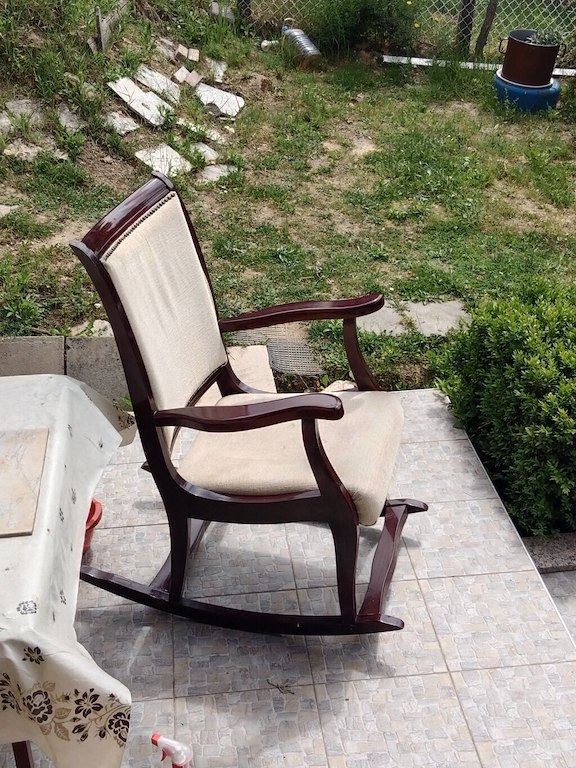 Stolica za ljuljanje, bоја - Bež, Upotrebljenо