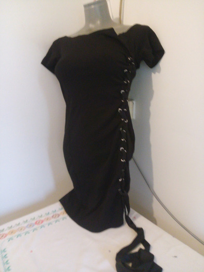 Amisu crna haljina sa pertlicom M
