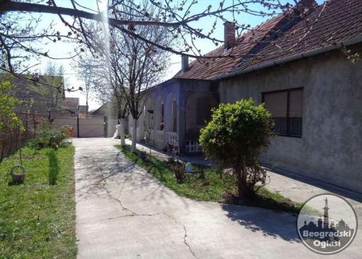 Prelepa kuća Elemir Zrenjanin Babatovo 139m2 4 sobe € 35000